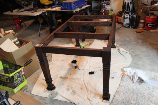 DIY Farmhouse Table | Free Plans | Rogue Engineer