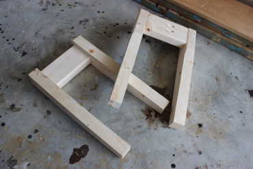 Small Entry Bench { Free DIY Plans } Rogue Engineer