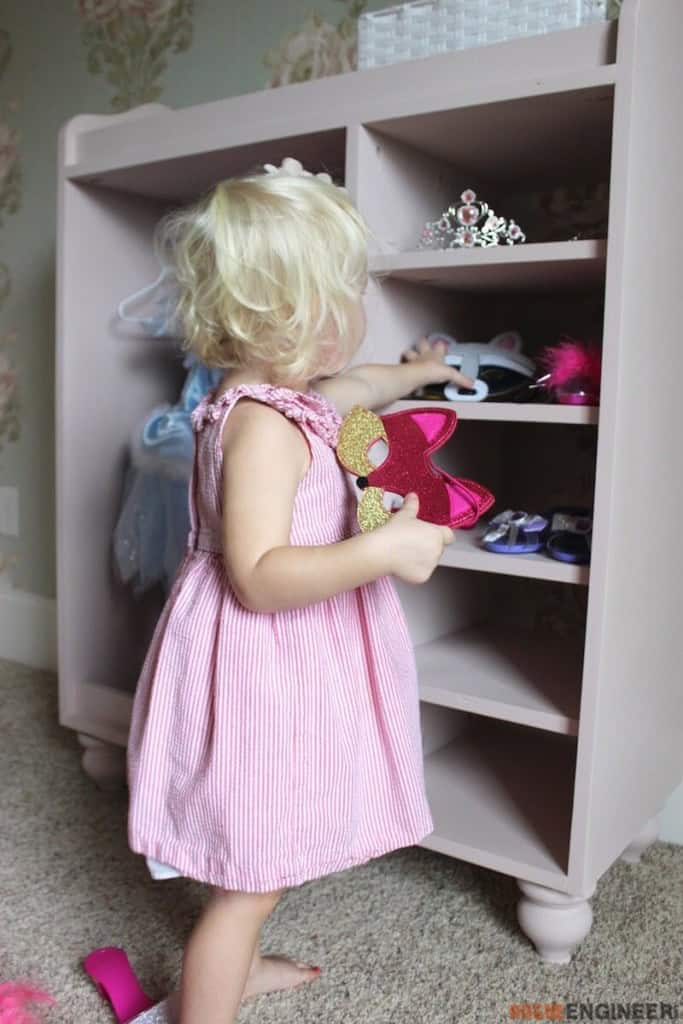 Girl's Dress Up Center { Free DIY Plans } Rogue Engineer